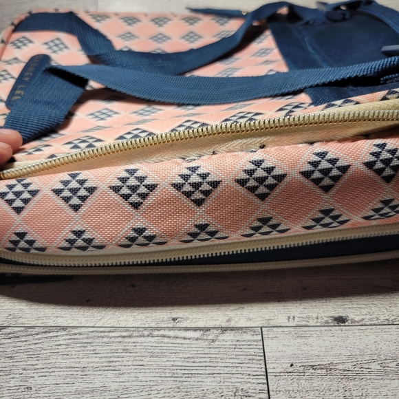 Dabney Lee | Kitchen | Dabney Lee By Arctic Zone Expandable Lunch Bag ...